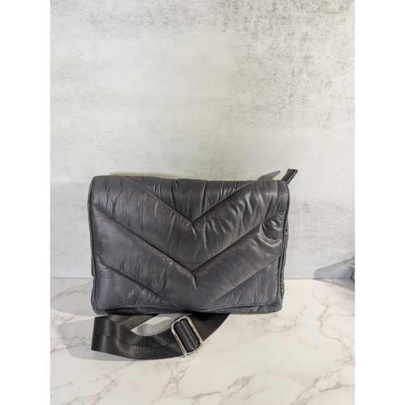 Athleta | Bags | Caraa X Athleta Bag Puffer Quilted Adjustable ...